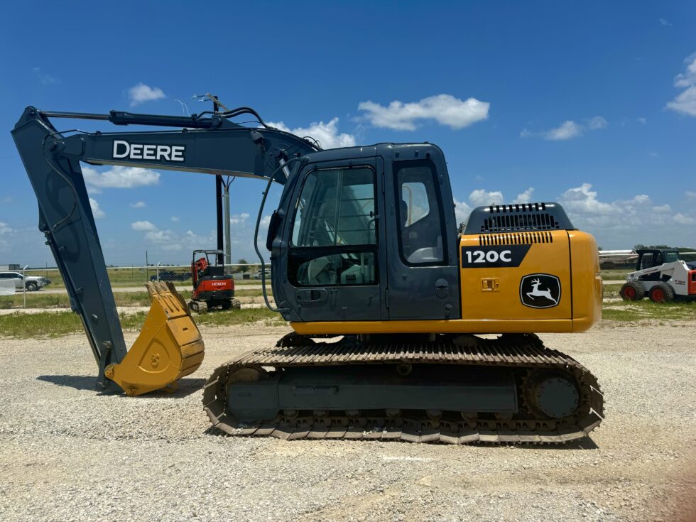 Excavators - Interstate Heavy Equipment