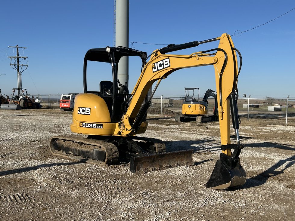 Your Guide to Backhoes in Dallas, Texas - Interstate Heavy Equipment