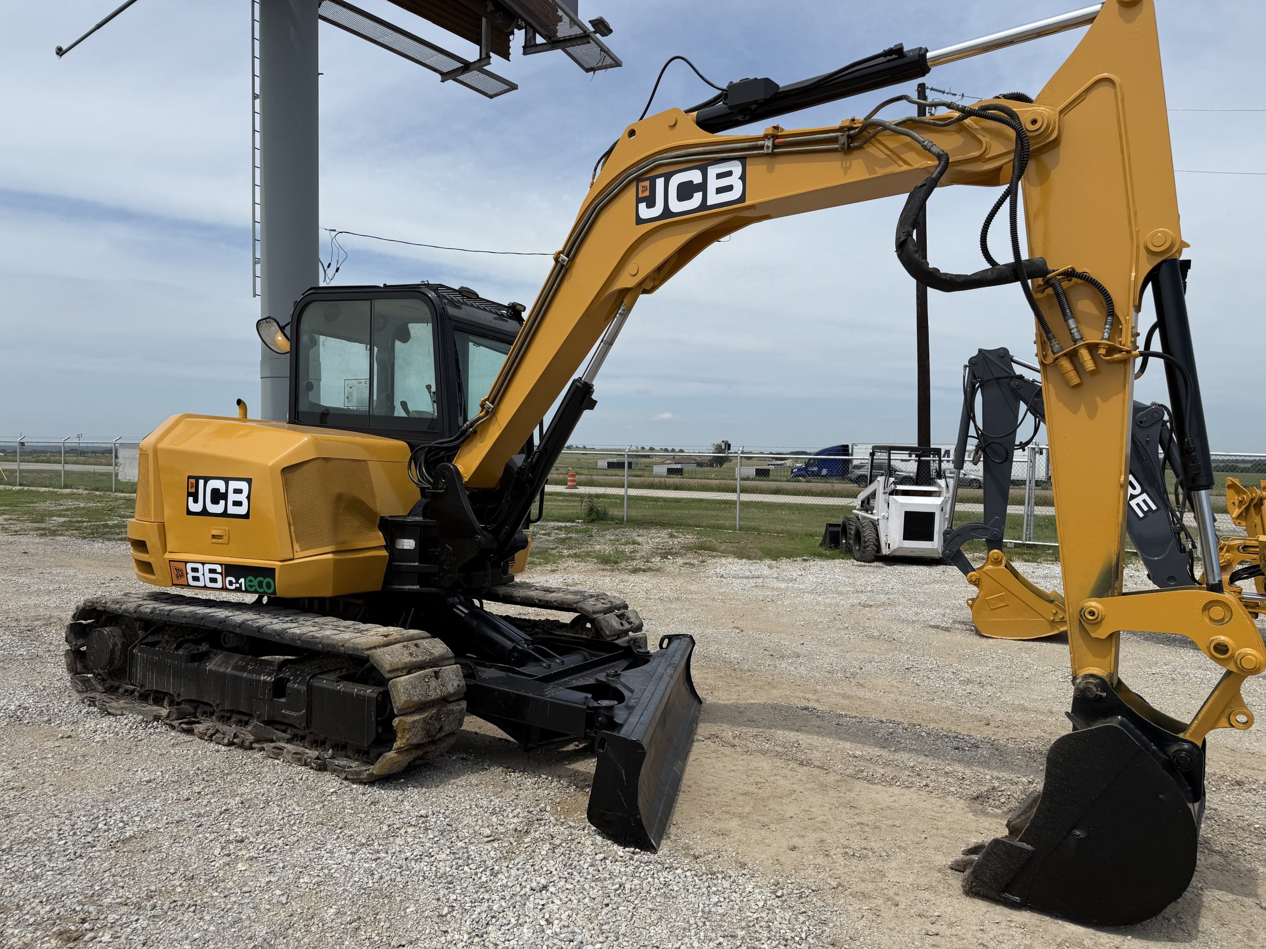 Excavators Available at Interstate Heavy Equipment – Your Partner for ...
